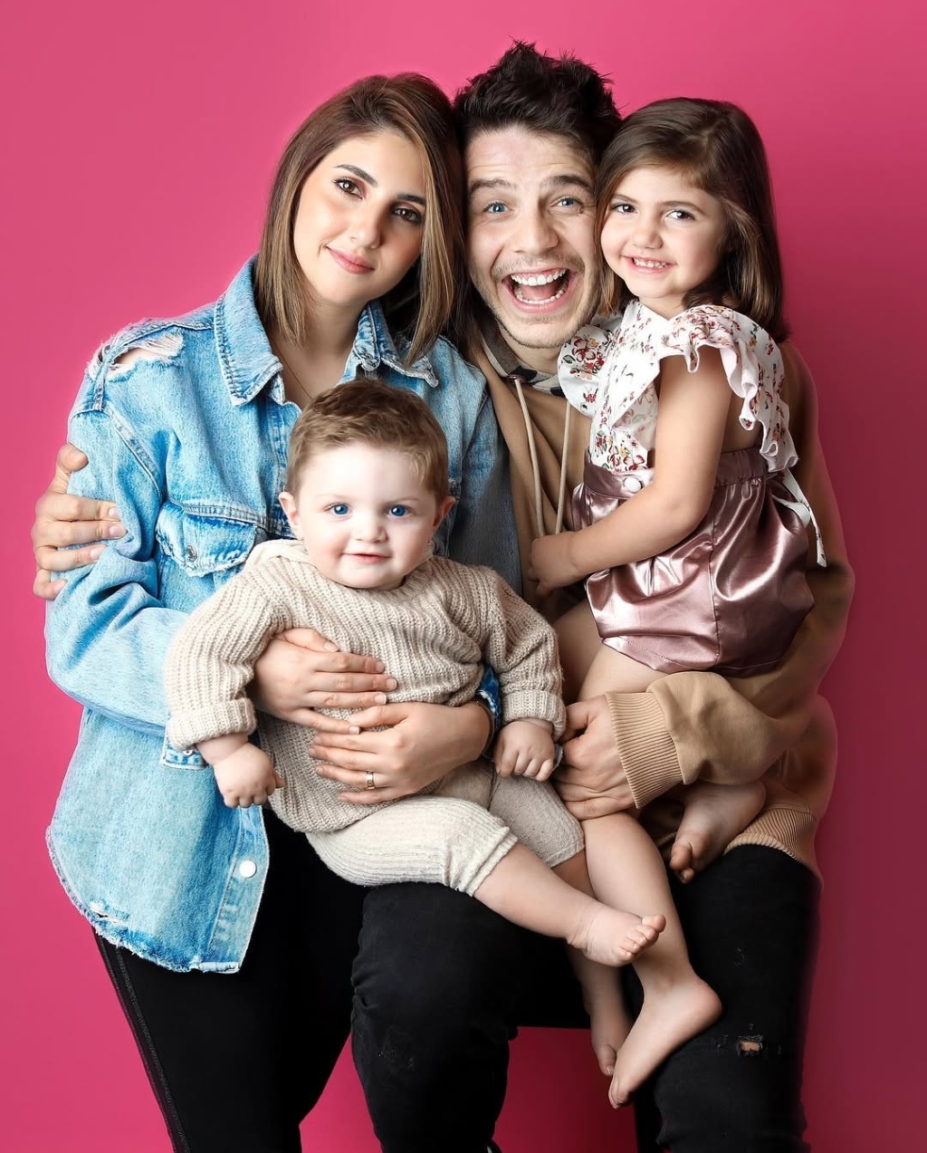 Anazala Family Religion, Age, Net Worth, Mom, Dad, Kids, Bio