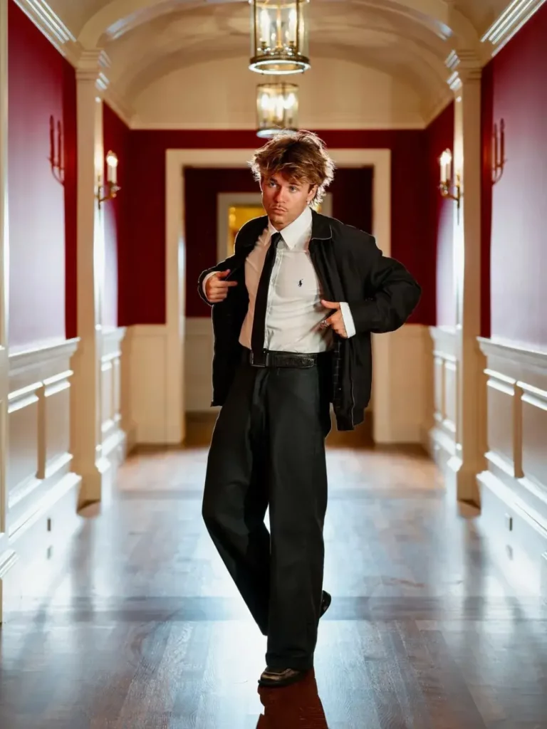 Vik White Age, Height, Girlfriend, Net Worth, Real Name, Bio, Wiki