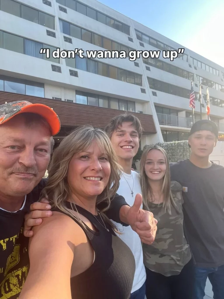 Alex Sampson Age, Height, Girlfriend, Net Worth, Family, Song, Bio