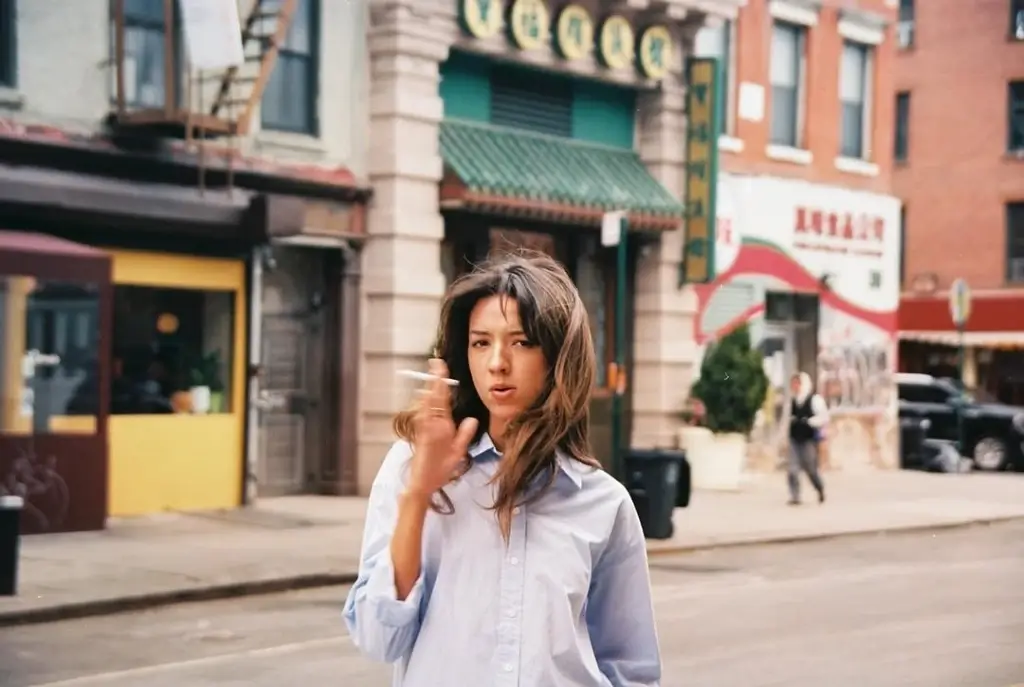 Maddy Kelly (Comedian) Age, Parents, Ethnicity, Boyfriend, Height