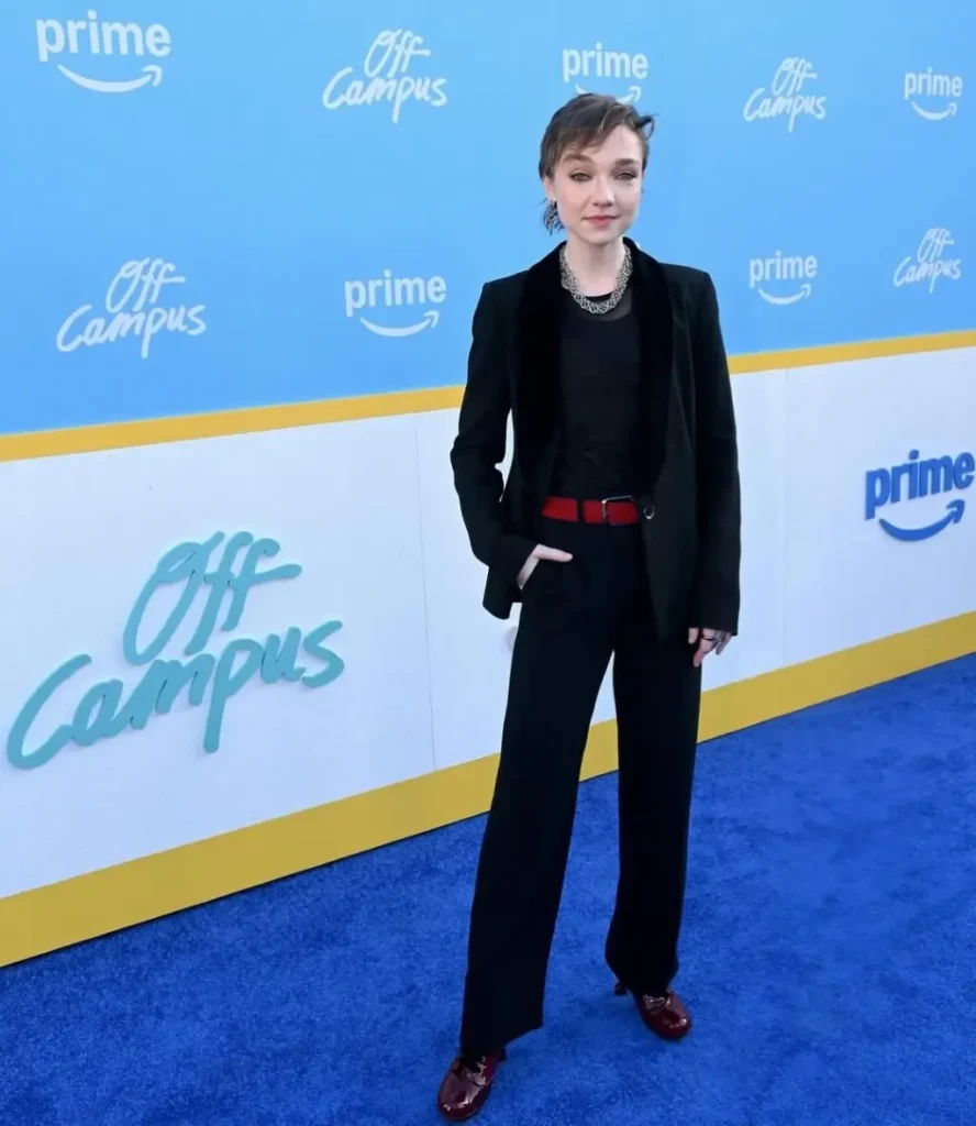Julia Sarah Stone Age, Height, Ethnicity, Siblings, Partner, Movies